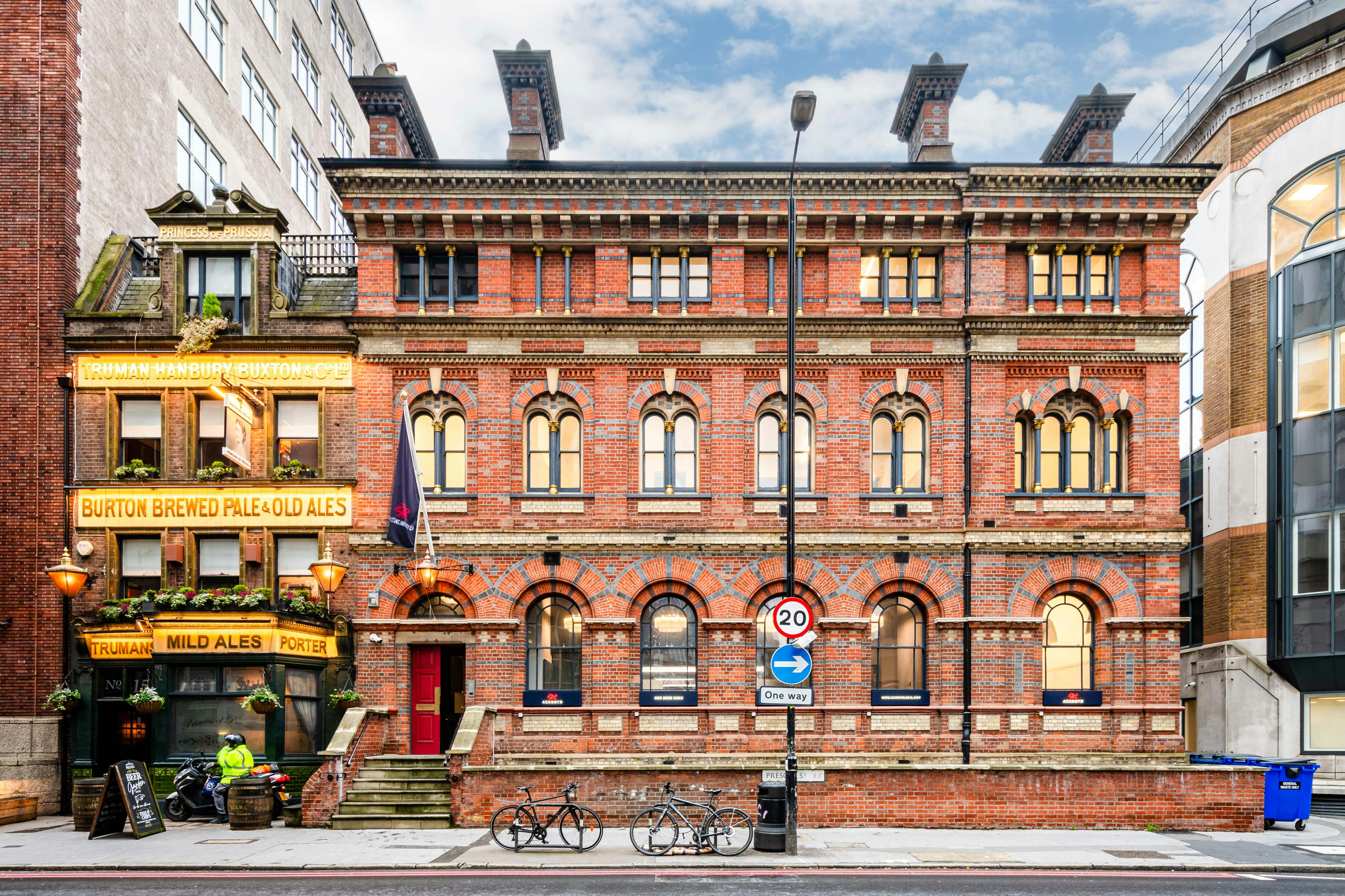 Commercial - Tarn & Tarn